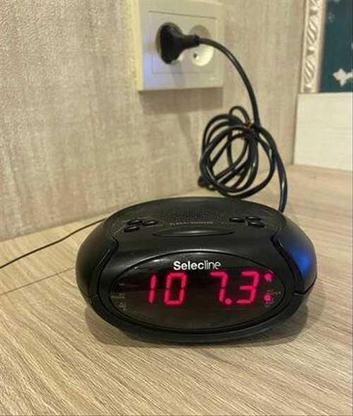 Часы с радио и будильником