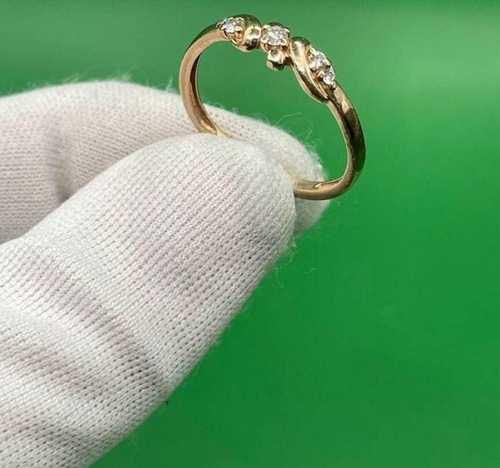 Золотое кольцо с бриллиантом размер 18 проба 585