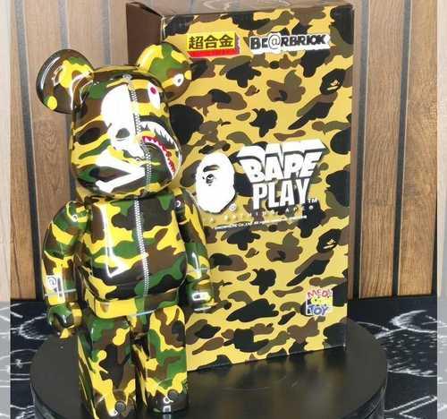 Медведь bearbrick bape