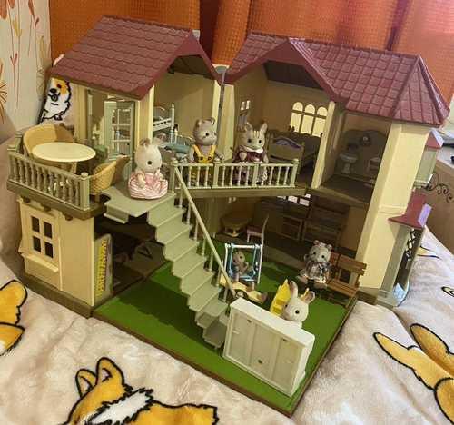 Sylvanian families большой дом со светом и мебель