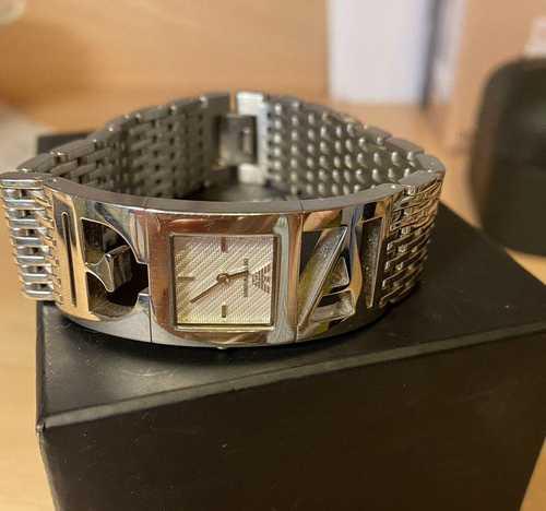 Женские часы Emporio Armani Elegance Ladies AR5760