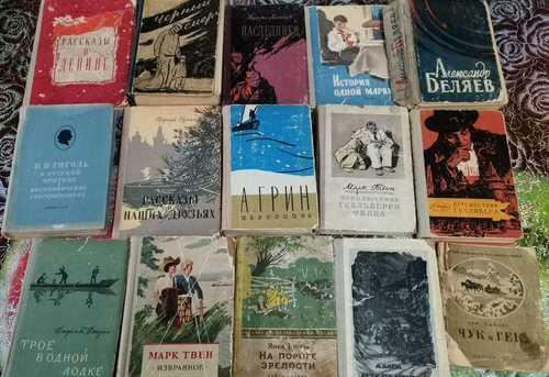 Пакетом 45 штук книг 30х-50х годов времен СССР