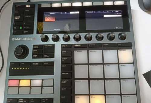 Native instruments Maschine plus