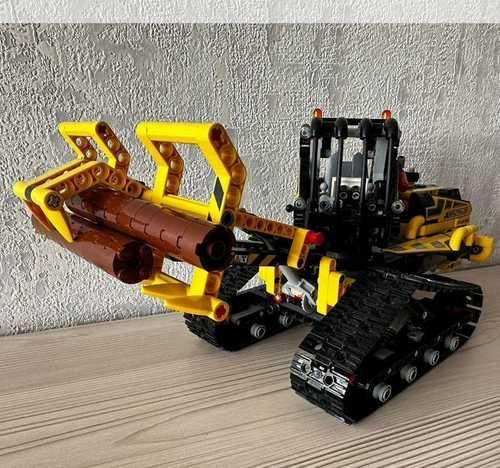 Конструктор lego technic гусеничный погрузчик