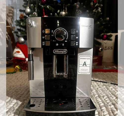 Кофемашина delonghi magnifica S