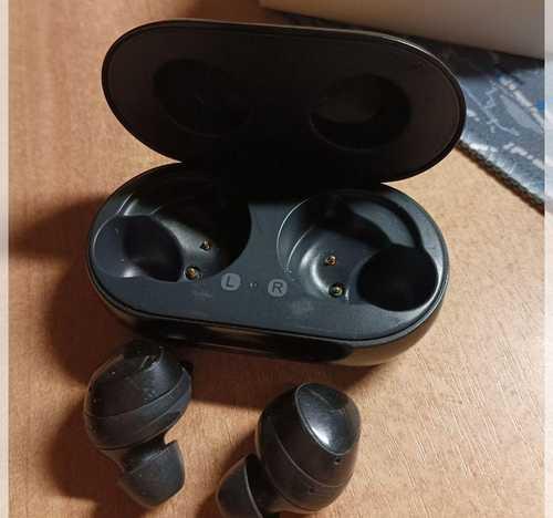 Беспроводные наушники samsung buds