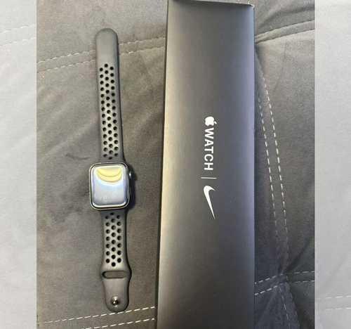 Apple watch se 44mm nike