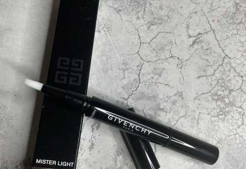 Корректор-хайлайтер Givenchy Mister Light