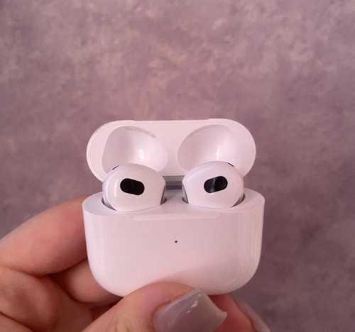 AirPods 3 (1 наушник плохо слышно)