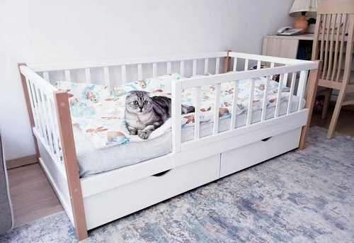 Детская кровать из массива / детская кроватка