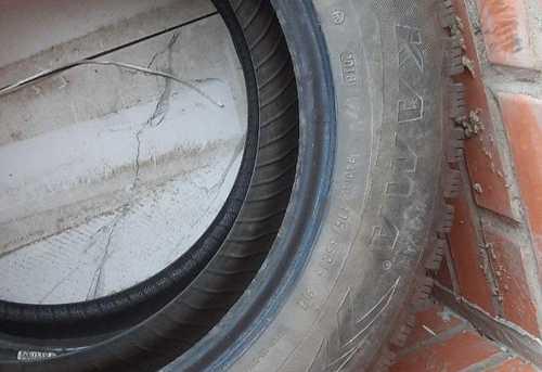 Kumho I'Zen KW15 15.5/15.5 R15.5