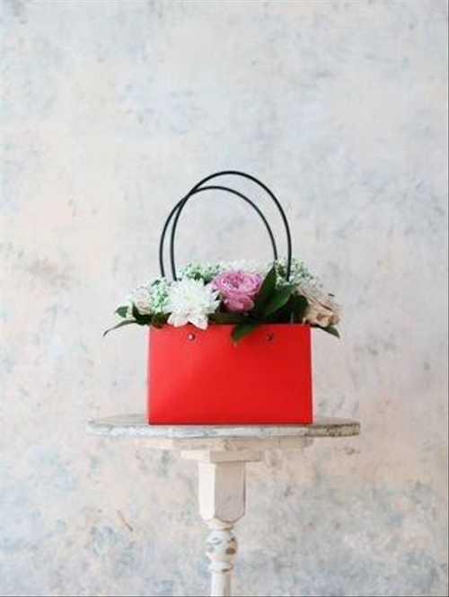 Сумочка из розы "Канди Аваланж" 70см,цветы