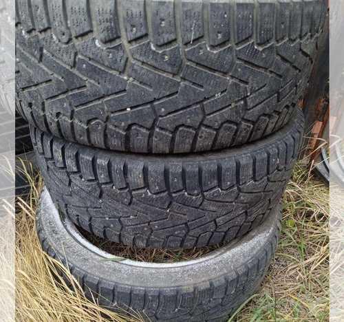 Pirelli Ice Zero 225/45 R19 19M