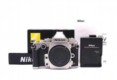 Nikon Df body в упаковке (пробег 3140 кадров)