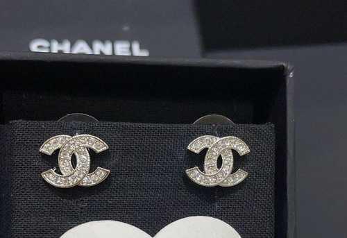 Серьги гвоздики Chanel, классическая модель