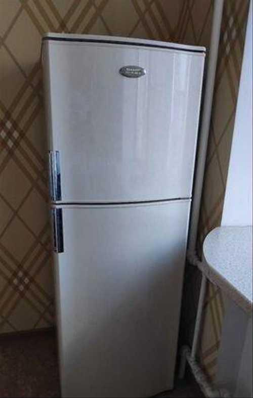 Холодильник бу маленький высота 150 см