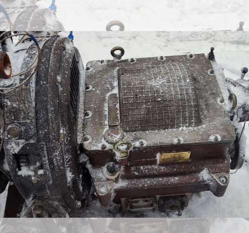 Реверс- редуктор судовой Р 300