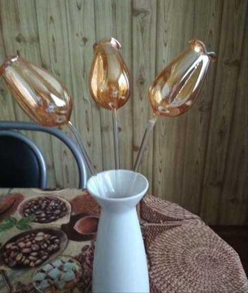 Стеклянные тюльпаны+ваза