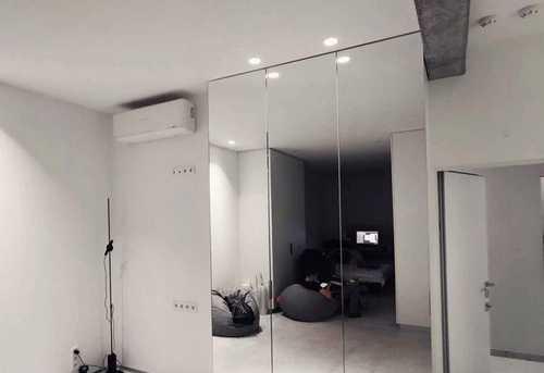 Шкаф зеркальный в потолок