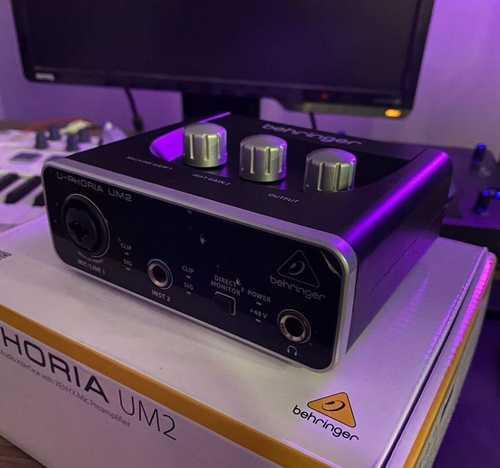 Звуковая карта behringer u phoria um2