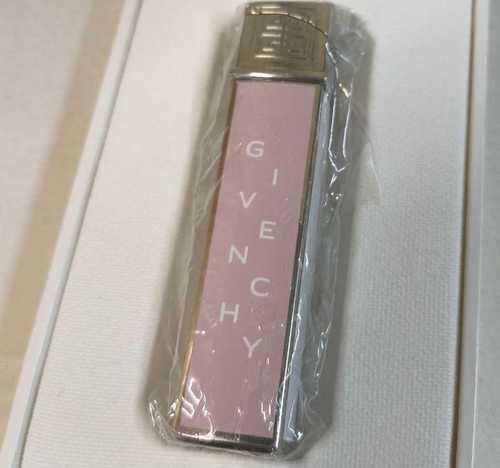 Зажигалка givenchy