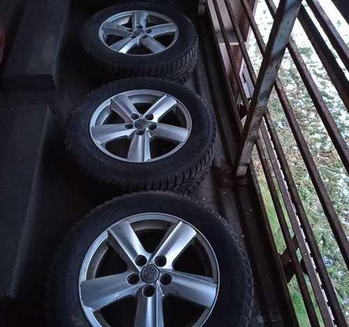 Шины с дисками на toyota rav 4