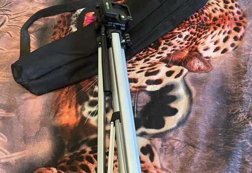 Штатив трипод для фотоаппаратов Tripod W330