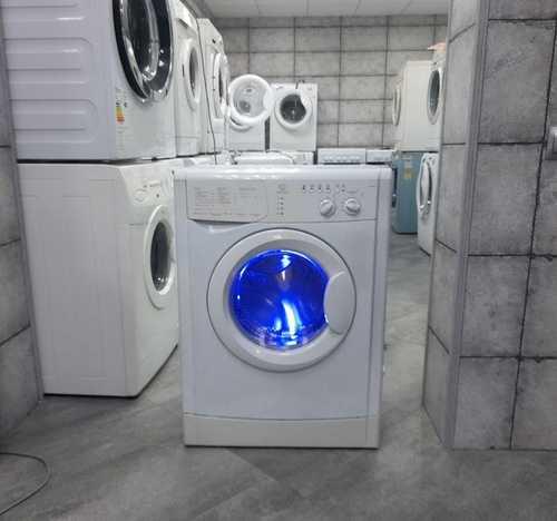 Стиральная машина Indesit wisl 105 (5кг)(1472)