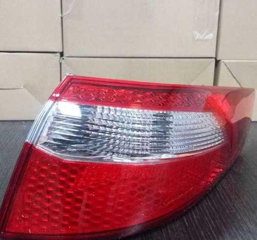 Фонарь правый Kia Rio QB