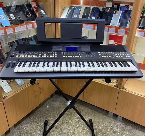 Синтезатор Yamaha PSR-S670