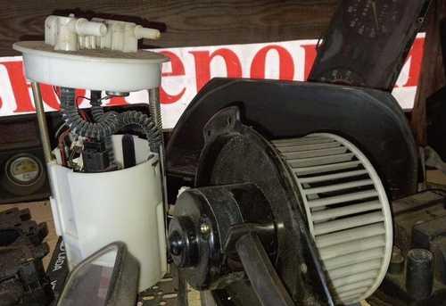 Бензонасос и мотор печки на Chery Amulet A15