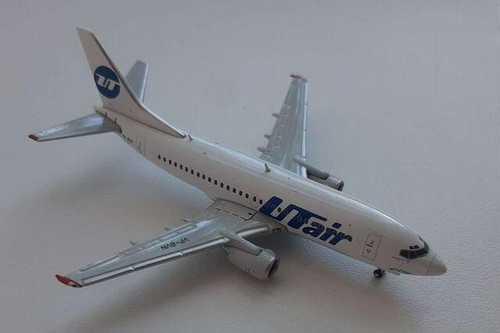 Коллекционная модель самолёта Boeing 737 ютэйр