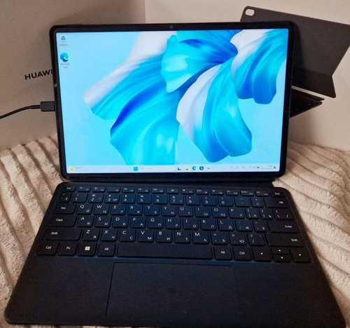 Ноутбук-трансформер Huawei MateBook E Go