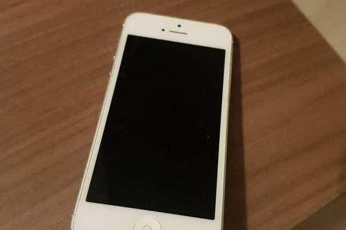 Телефон iPhone 5