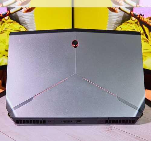 Ноутбук игровой Alienware / Core i7 / 17.3" / SSD