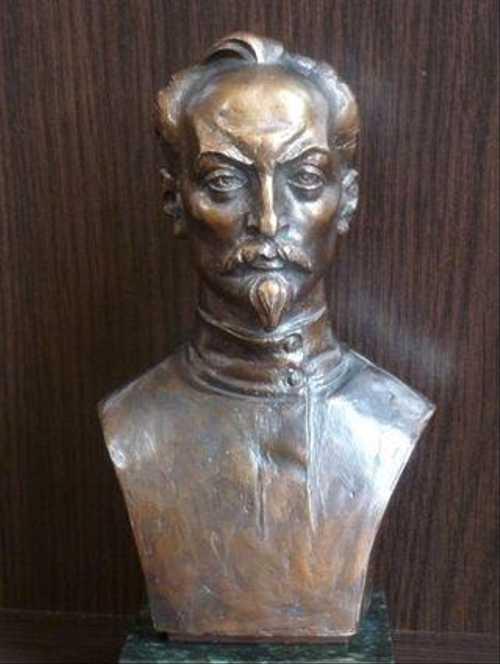 Бюст Ф.Э. Дзержинского - литьё, бронза, патина