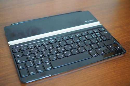 Logitech Ultrathin Keyboard Cover for iPad 2