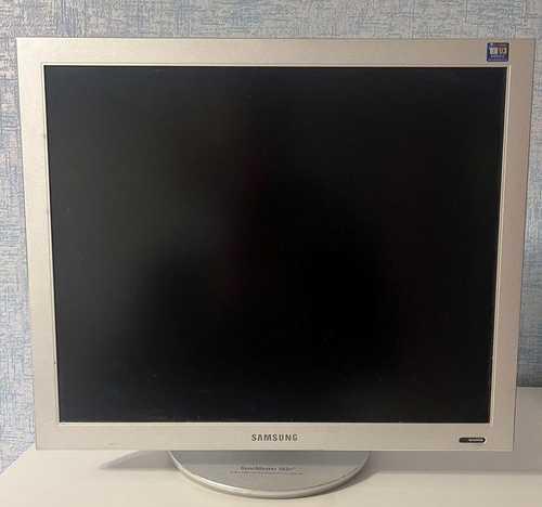 Монитор Samsung SyncMaster 193p plus