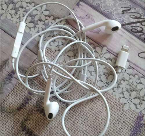 Наушники Apple Earpods Lightning