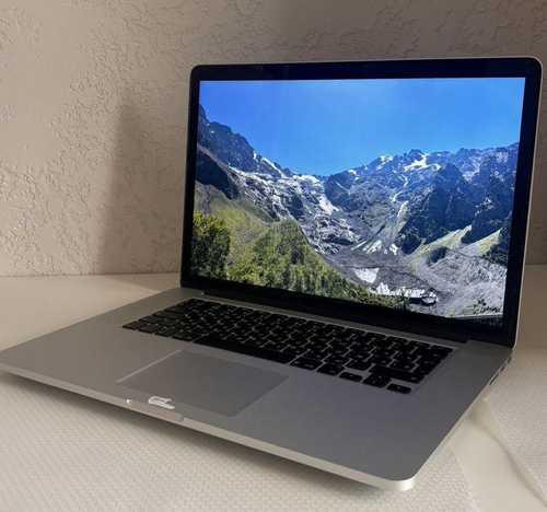 Apple macbook pro 15 2015 16/256