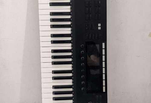 Komplete Kontrol S49 Mk II миди-клавиатура