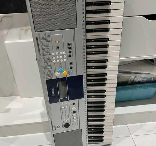 Синтезатор Yamaha psr e323