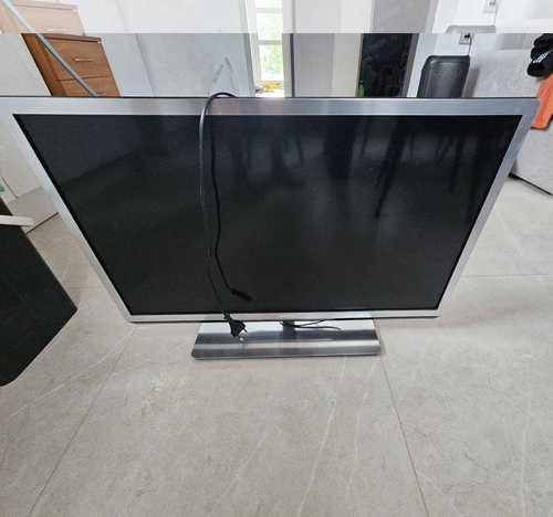 Телевизор SMART tv Philips 32PFL5507T