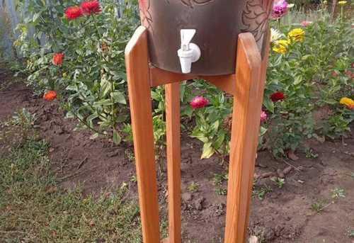 Кулер для воды с деревянной подставкой