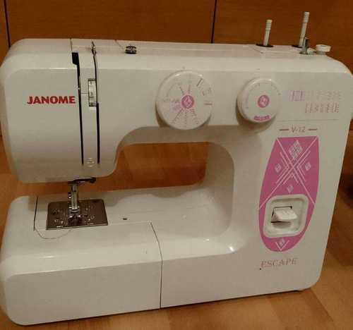 Швейная машинка janome