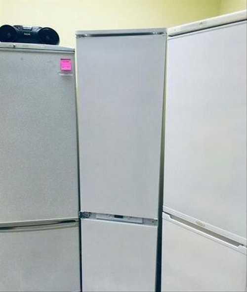 Холодильник Hotpoint-Ariston BCB 333A Встройка