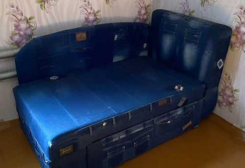 Джинсовый диван