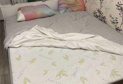 Новые кровать с матрасом