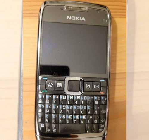 Nokia E71