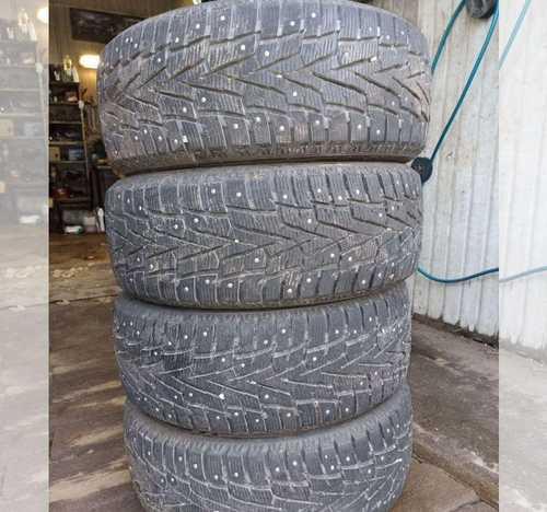 Roadstone Winguard WinSpike 235/55 R17 103T